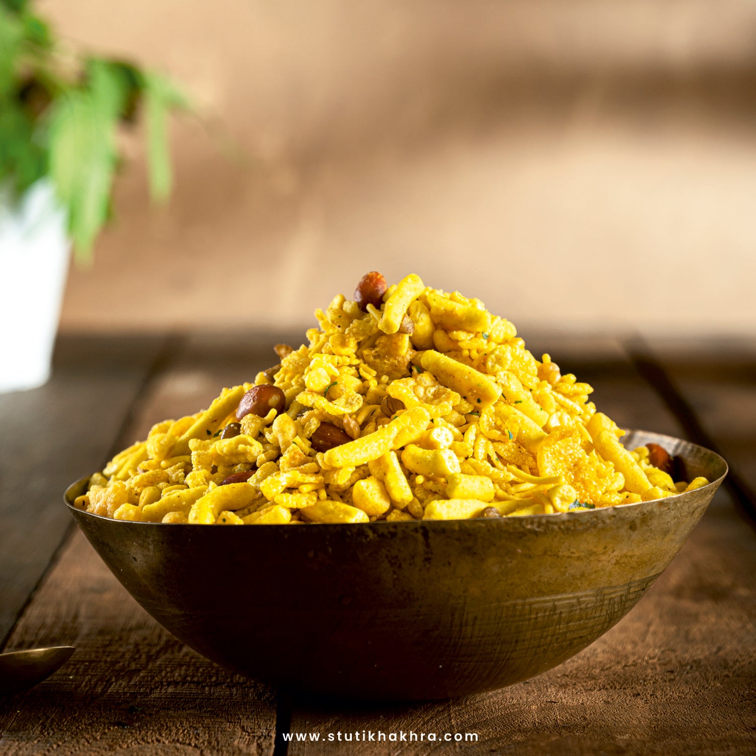 Bombay Mix Chivda - 200g – Stuti Khakhra